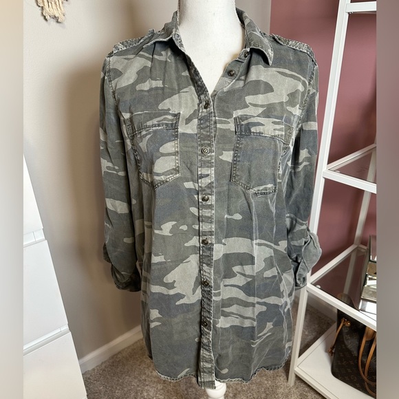 Express | Tops | Express Camo Button Down | Poshmark